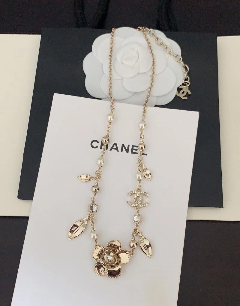 Top match Chanel Necklaces