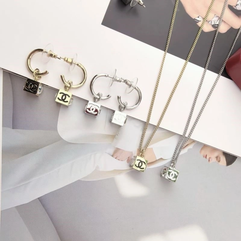 Precise copy Chanel Necklaces