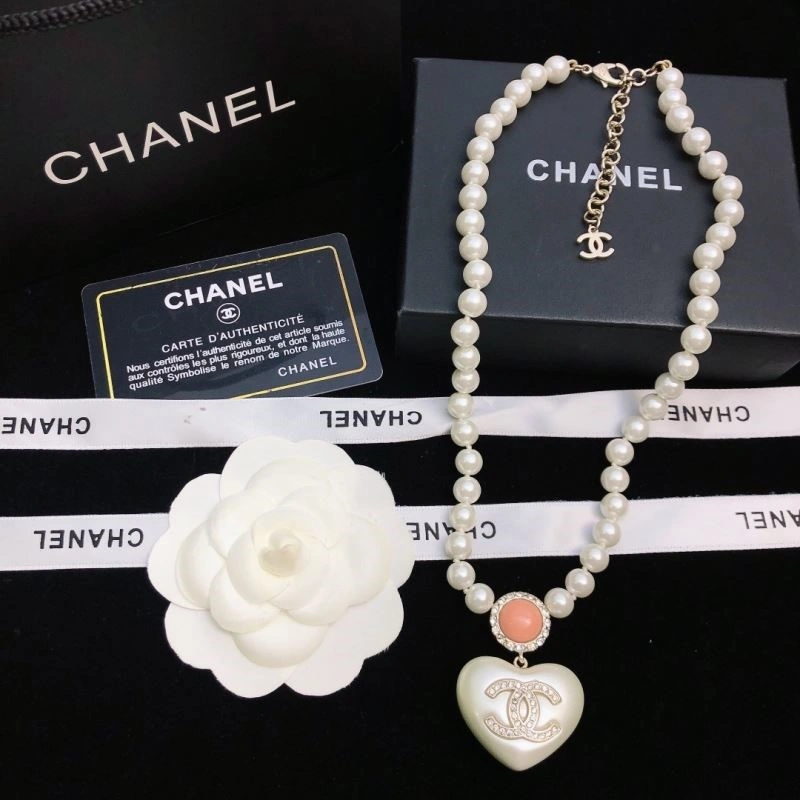 Top match Chanel Necklaces