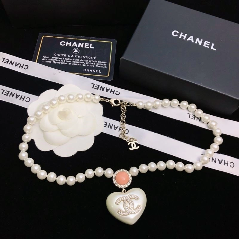 Top match Chanel Necklaces