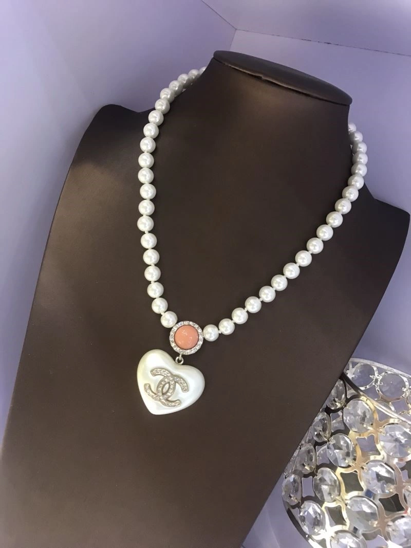 Top match Chanel Necklaces