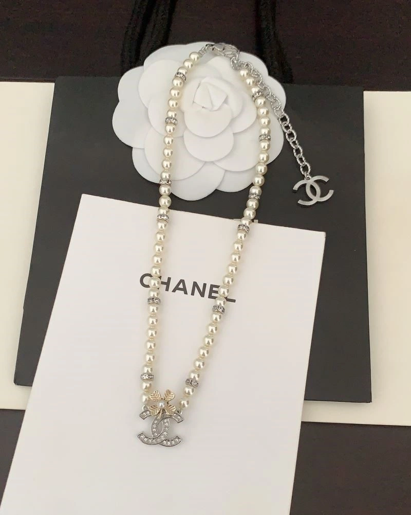 Bargain Chanel Necklaces
