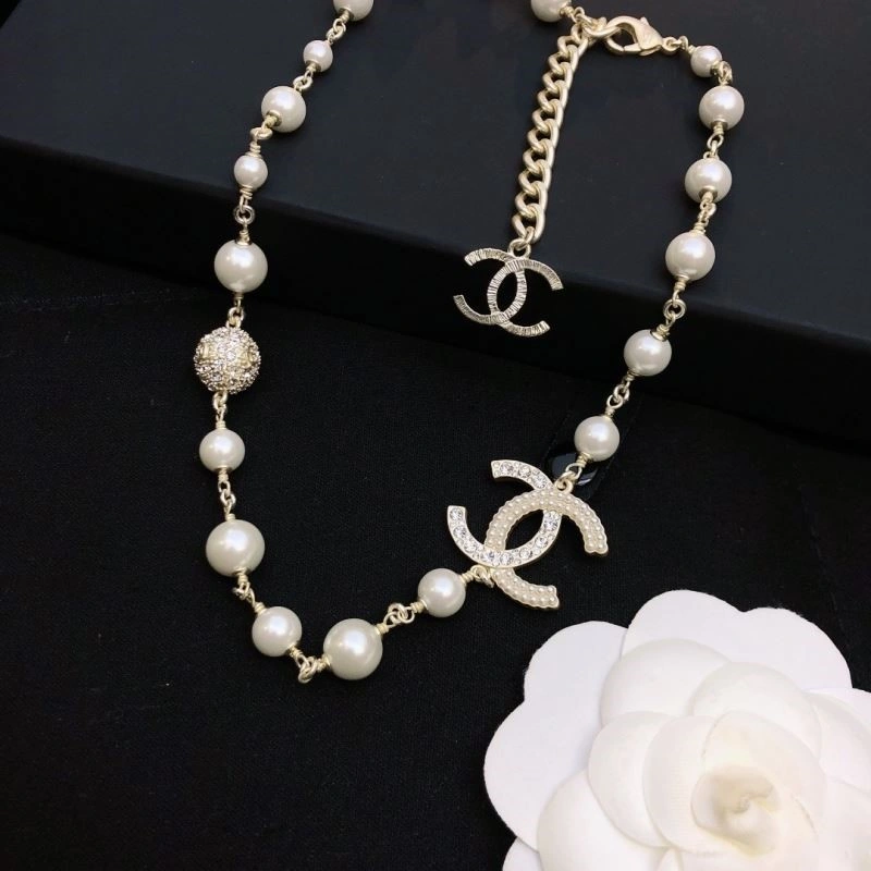 Bargain Chanel Necklaces