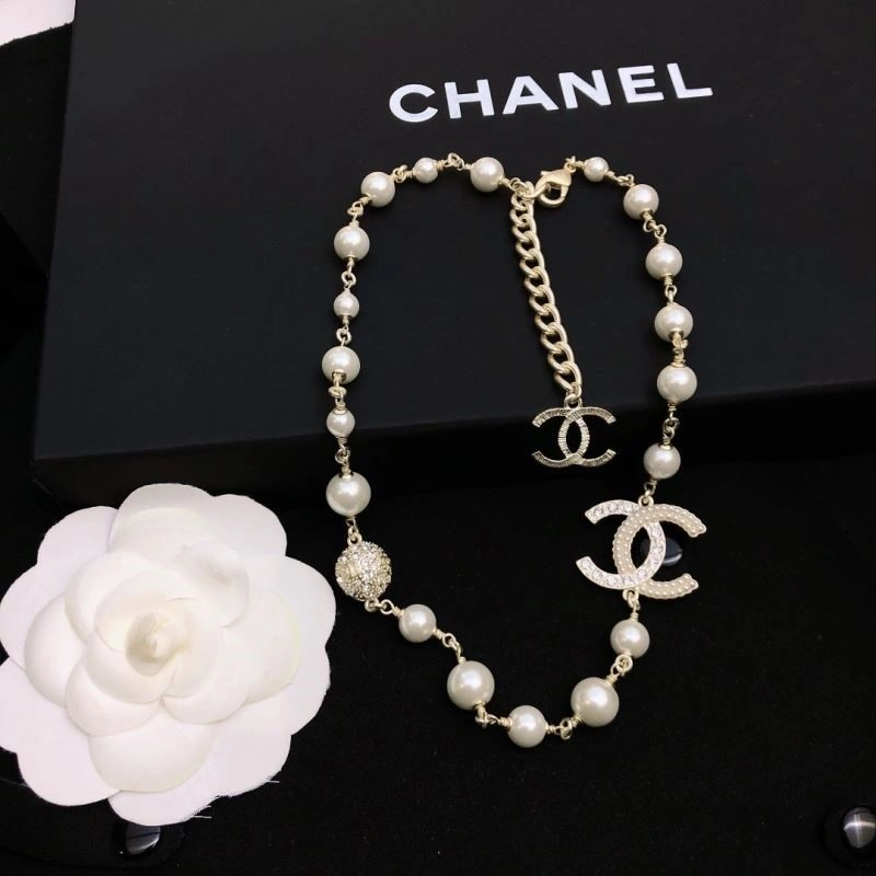 Bargain Chanel Necklaces