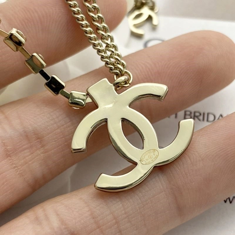 Top match Chanel Necklaces