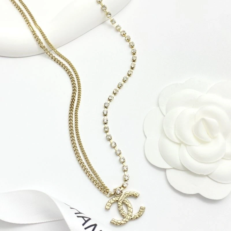 Top match Chanel Necklaces
