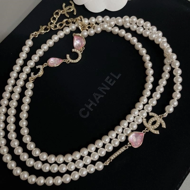 Top mirror Chanel Necklaces