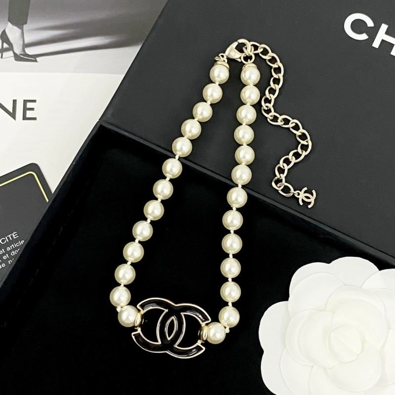 Top mirror Chanel Necklaces