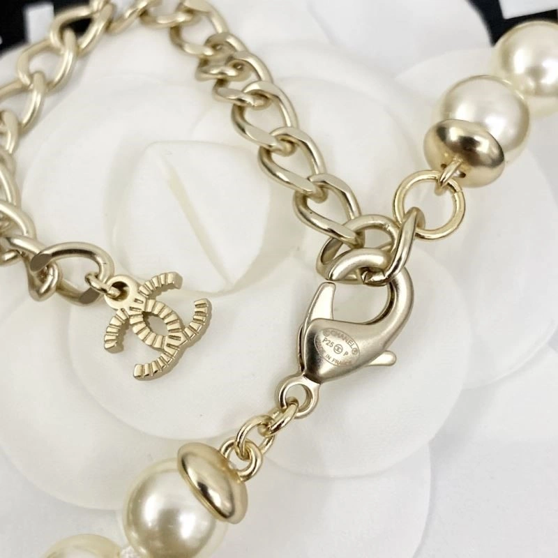 Top mirror Chanel Necklaces