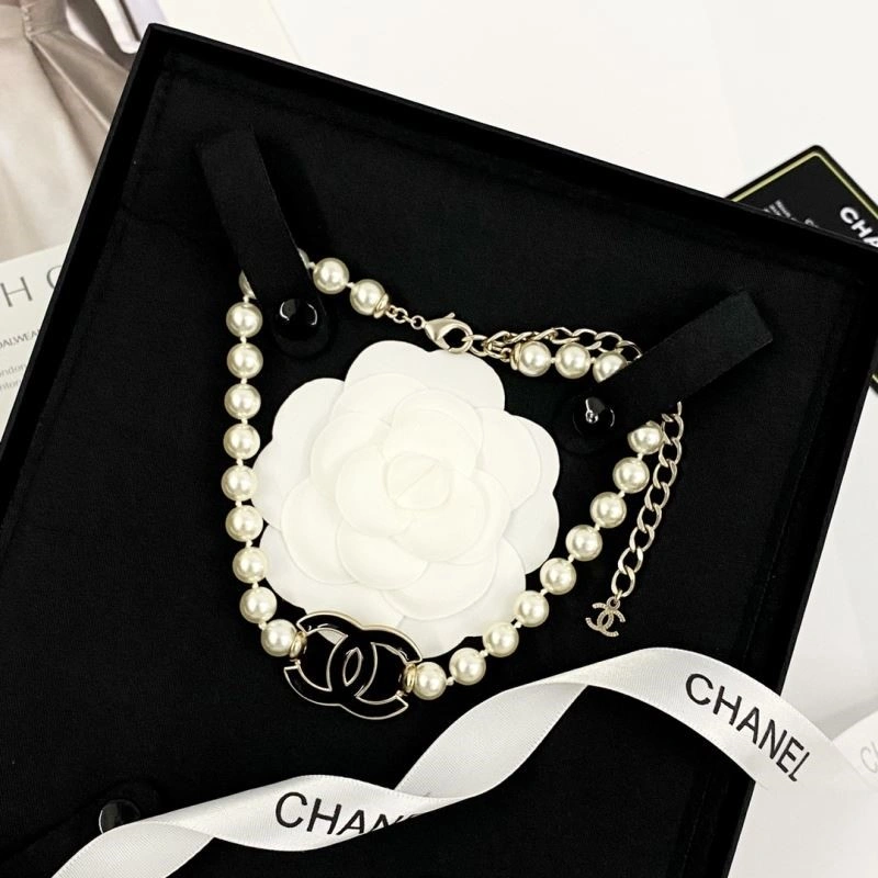 Top mirror Chanel Necklaces