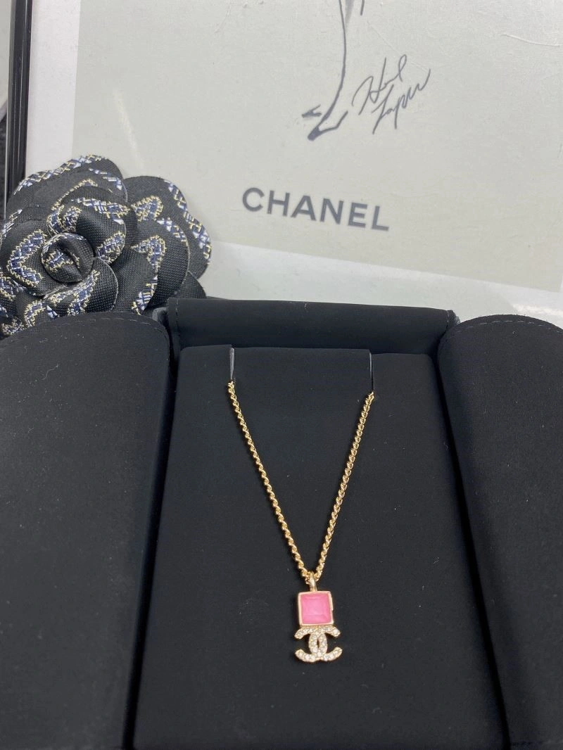 Top match Chanel Necklaces