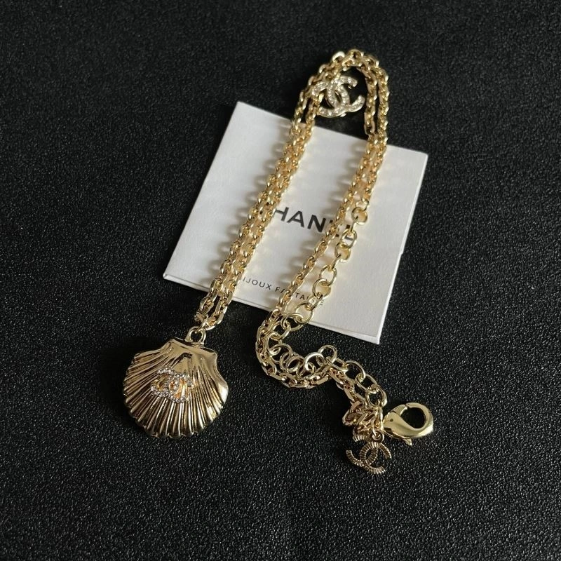 Top match Chanel Necklaces