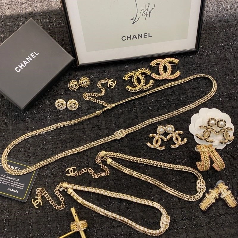 Top match Chanel Necklaces