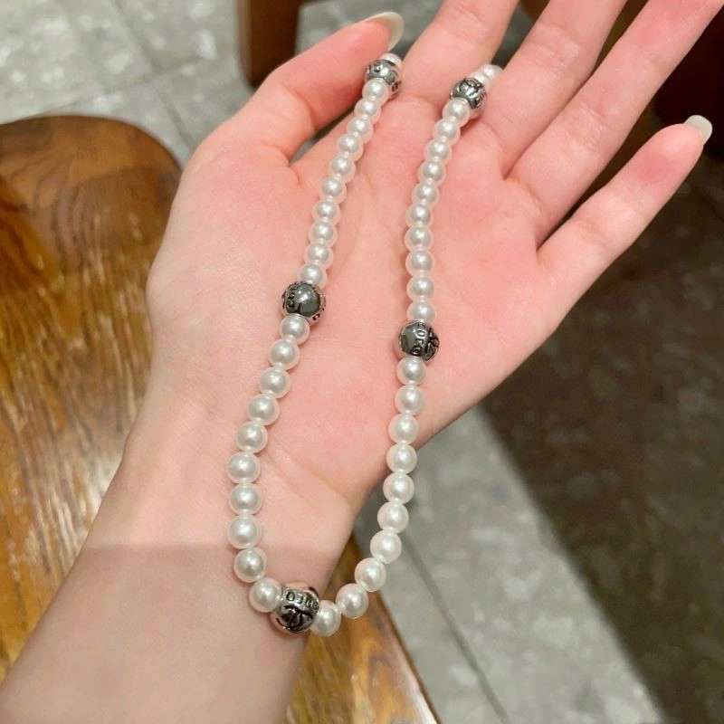 Top mirror Chanel Necklaces