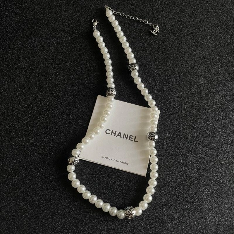Top mirror Chanel Necklaces