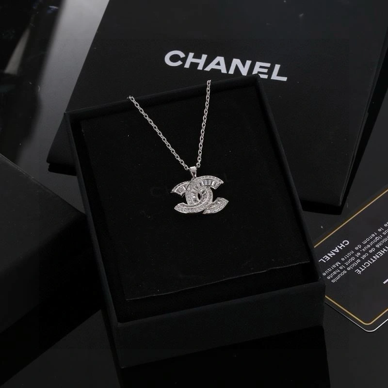 Cut-rate Chanel Necklaces