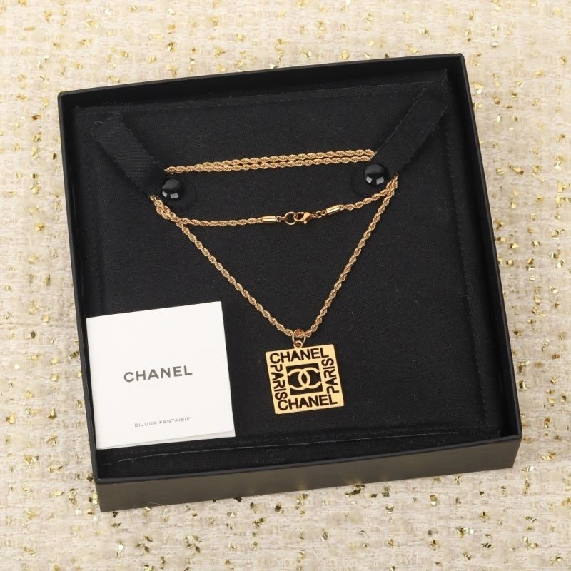 Top mirror Chanel Necklaces