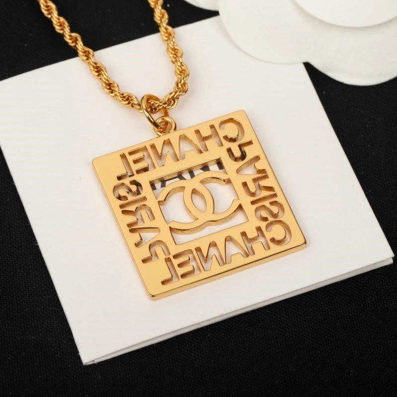 Top mirror Chanel Necklaces