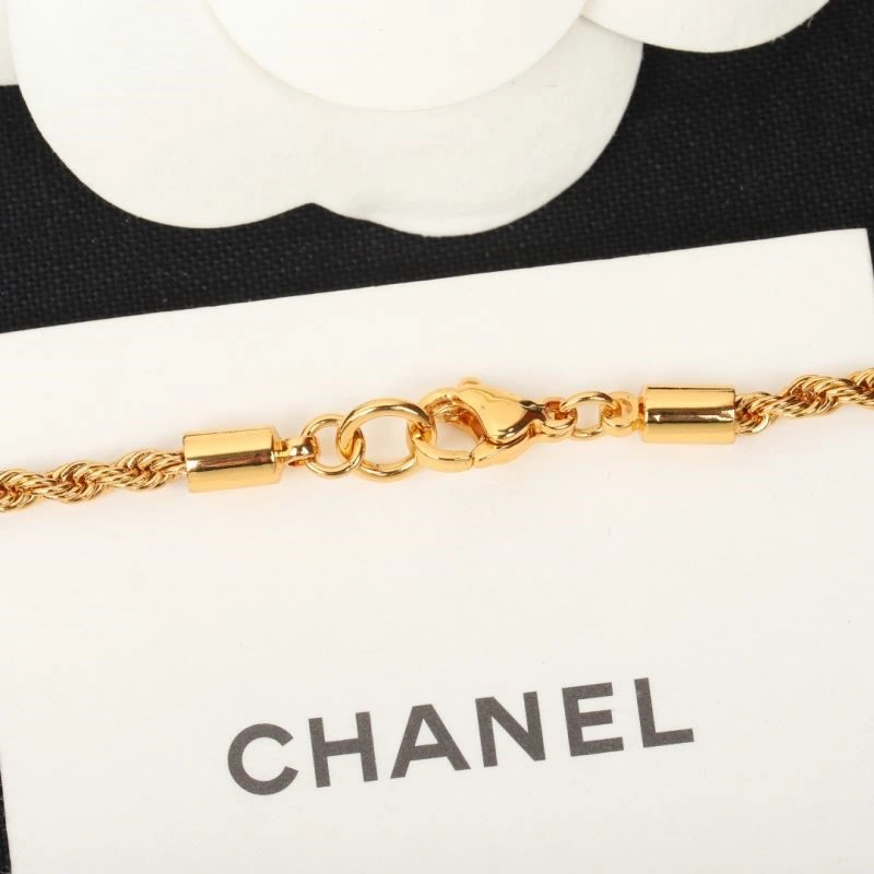 Top mirror Chanel Necklaces