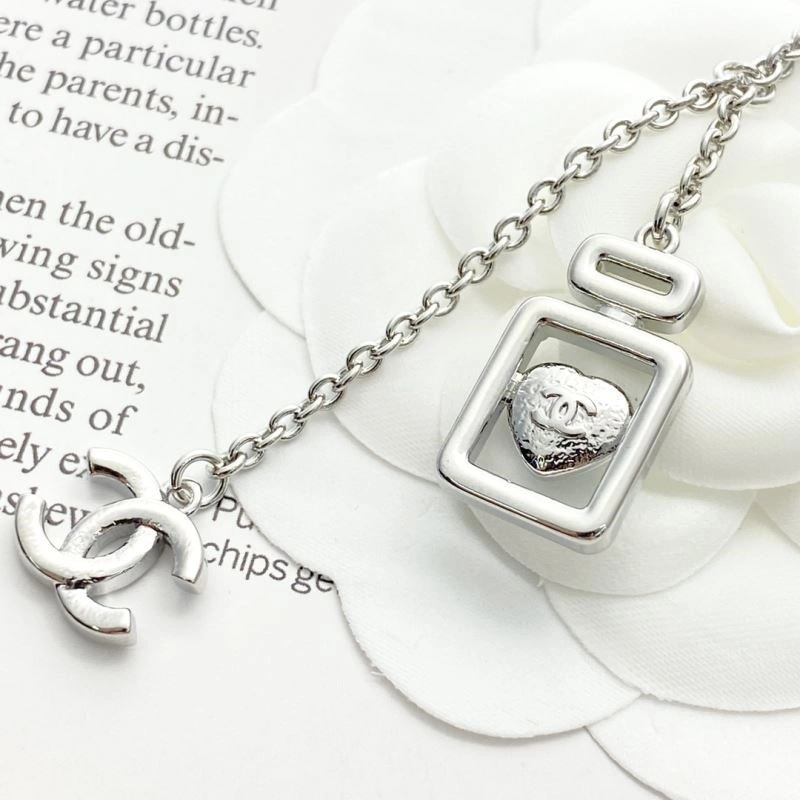 Precise copy Chanel Necklaces