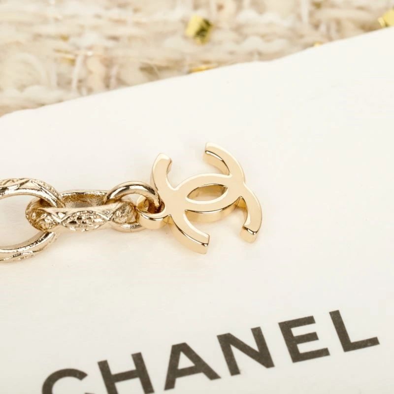 Top mirror Chanel Necklaces