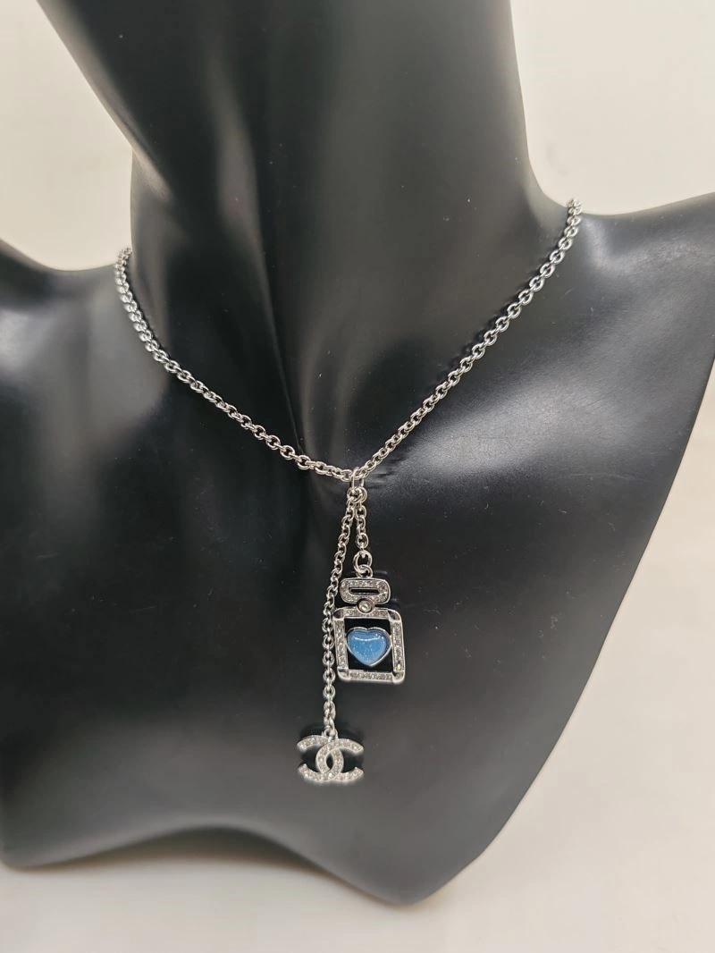 Bargain Chanel Necklaces