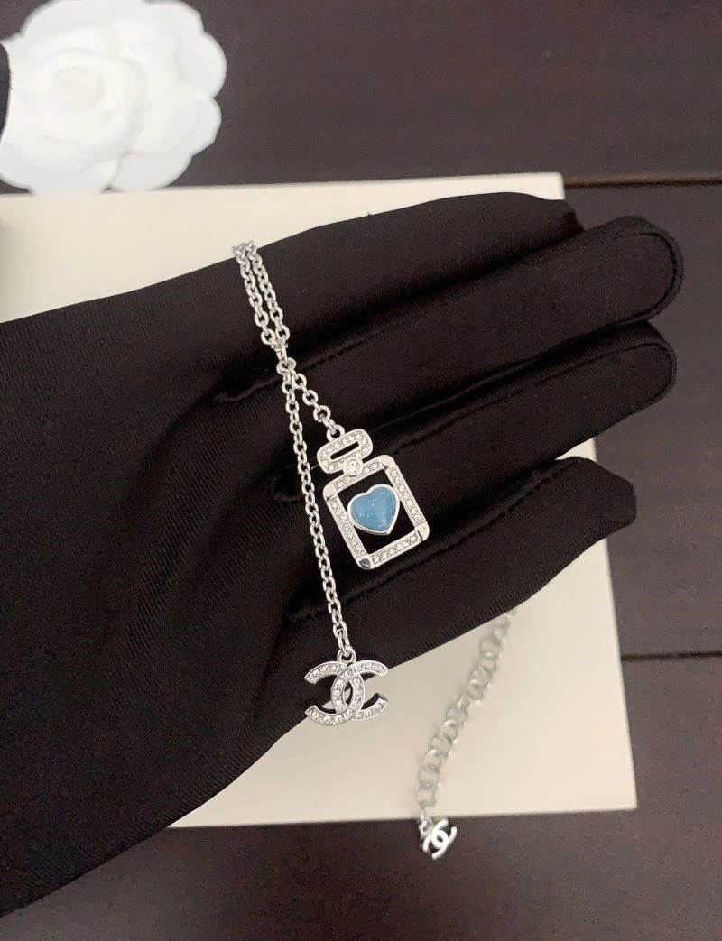 Bargain Chanel Necklaces