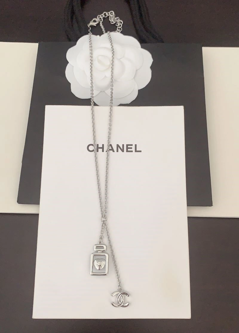 Bargain Chanel Necklaces