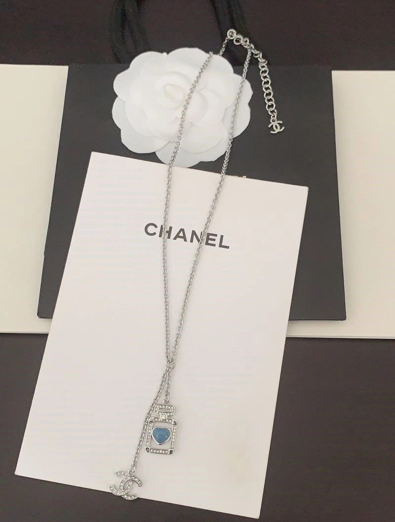 Bargain Chanel Necklaces