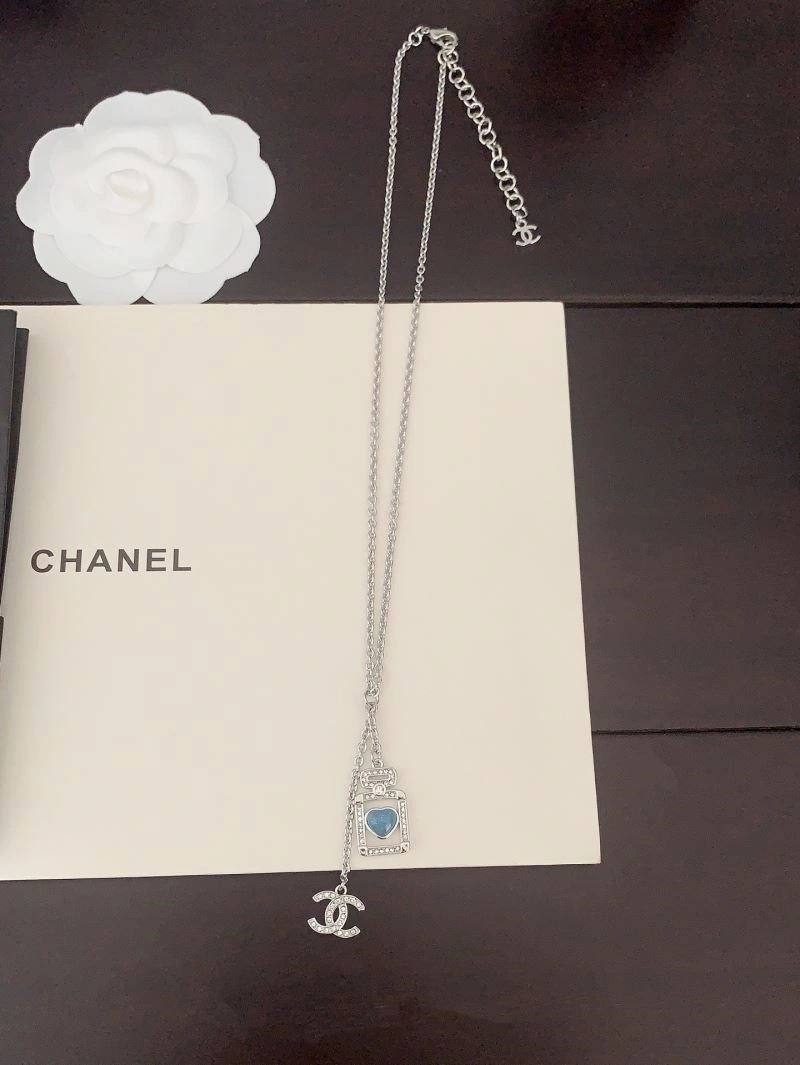 Bargain Chanel Necklaces