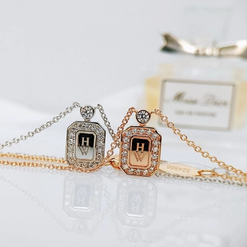 Top match Chanel Necklaces
