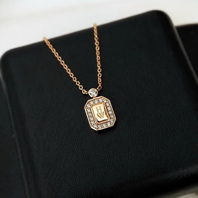 Top match Chanel Necklaces