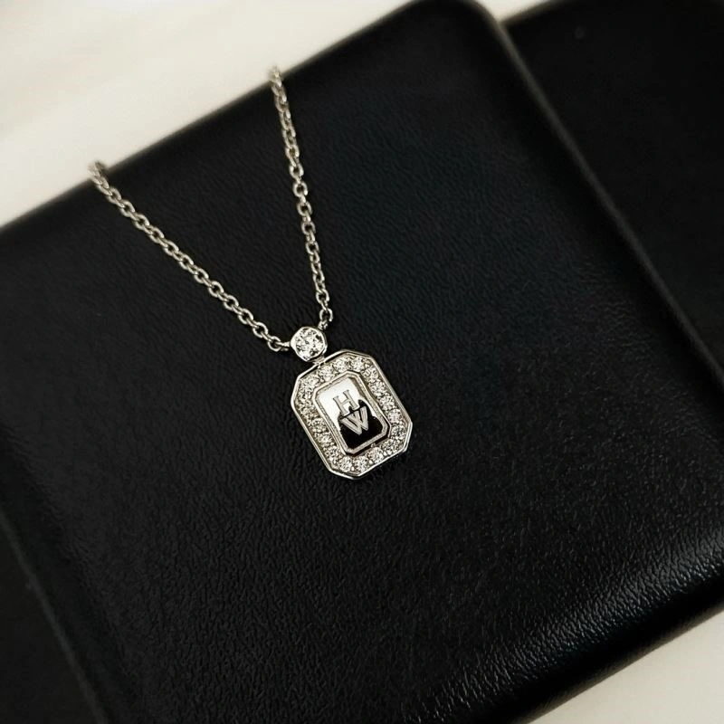 Top match Chanel Necklaces