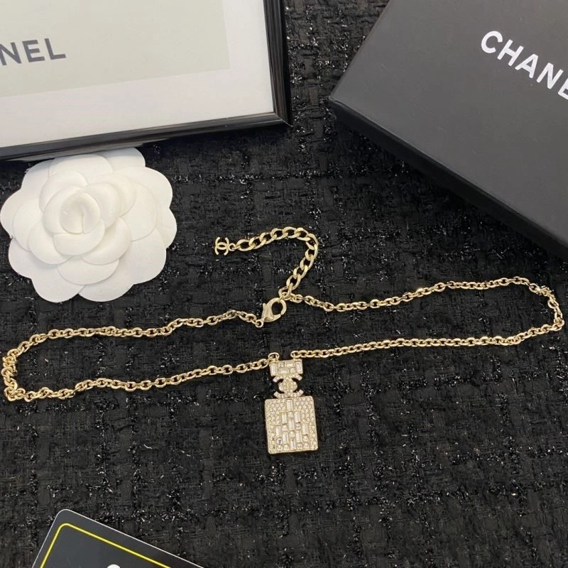 Top mirror Chanel Necklaces