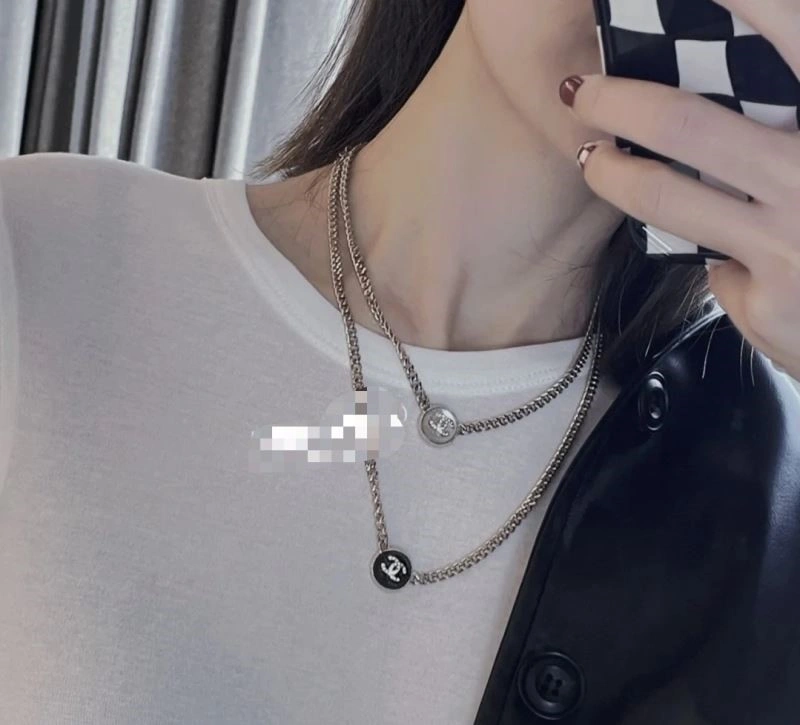 Top match Chanel Necklaces