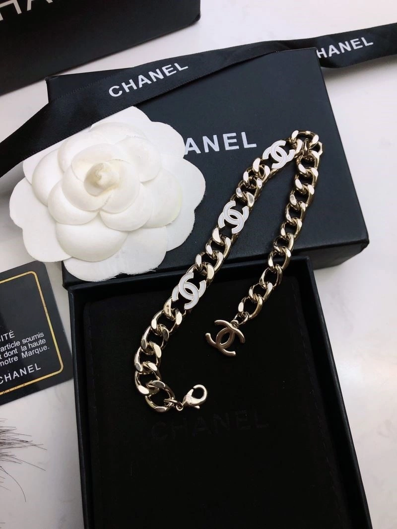 Top mirror Chanel Necklaces