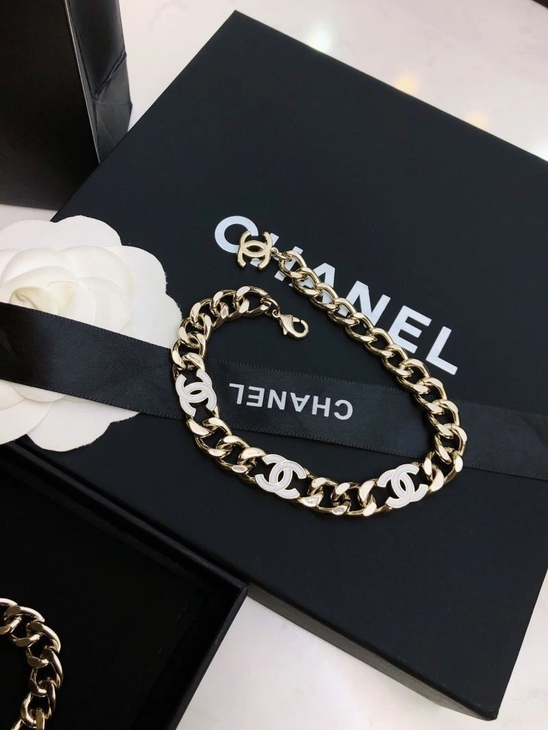 Top mirror Chanel Necklaces