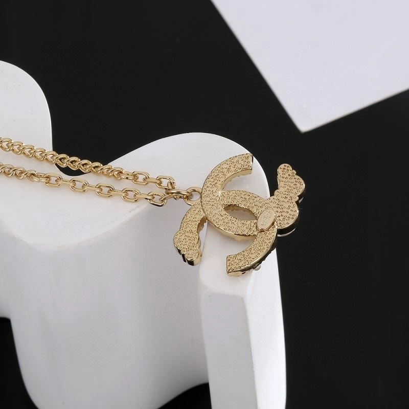 Top mirror Chanel Necklaces