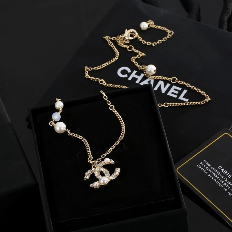Top mirror Chanel Necklaces