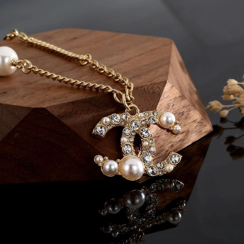 Top mirror Chanel Necklaces