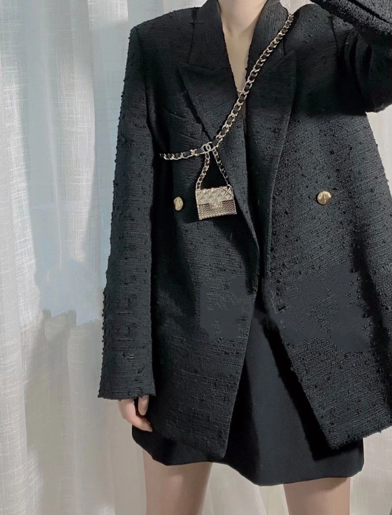 Indistinguishable Chanel Necklaces