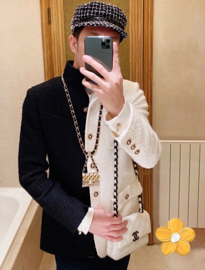 Indistinguishable Chanel Necklaces