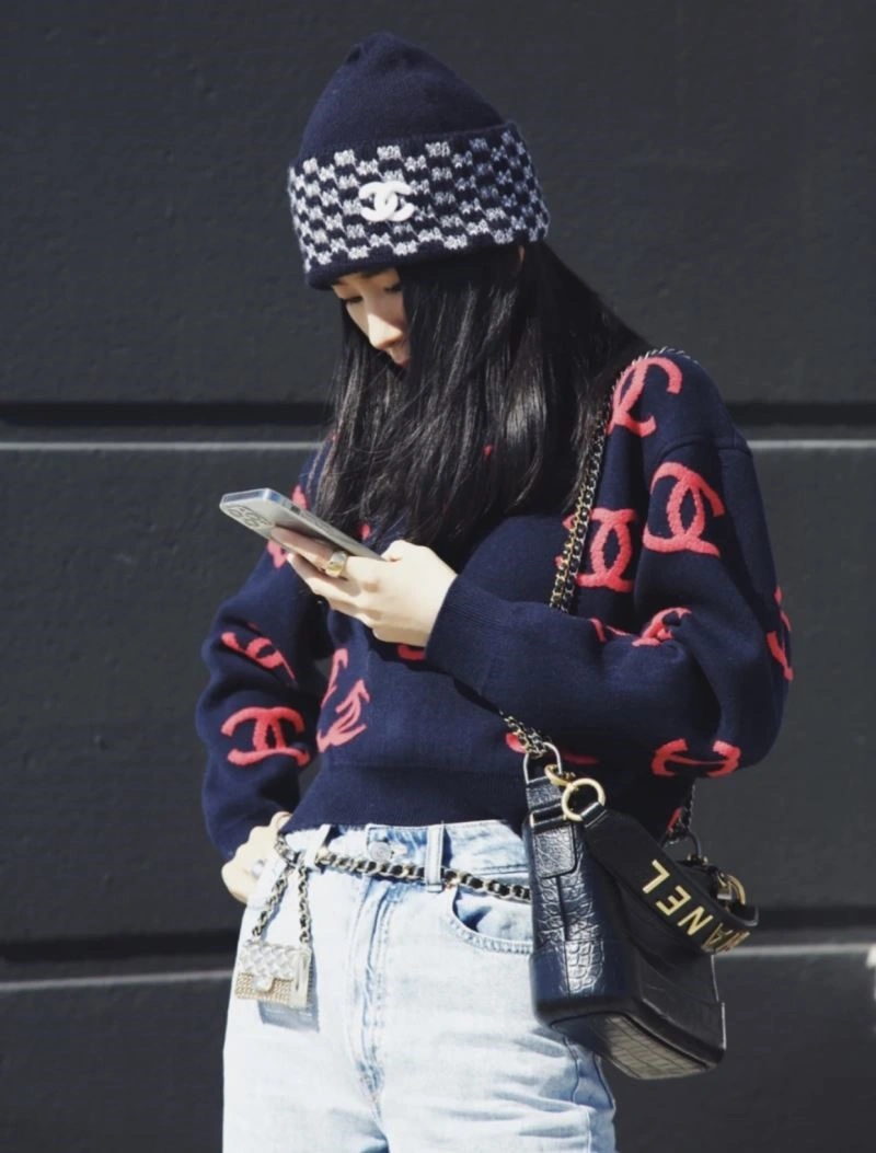 Indistinguishable Chanel Necklaces