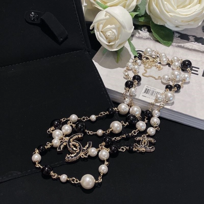 Top mirror Chanel Necklaces