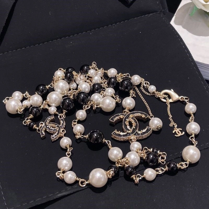 Top mirror Chanel Necklaces