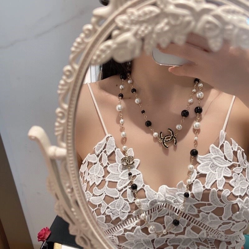 Top mirror Chanel Necklaces