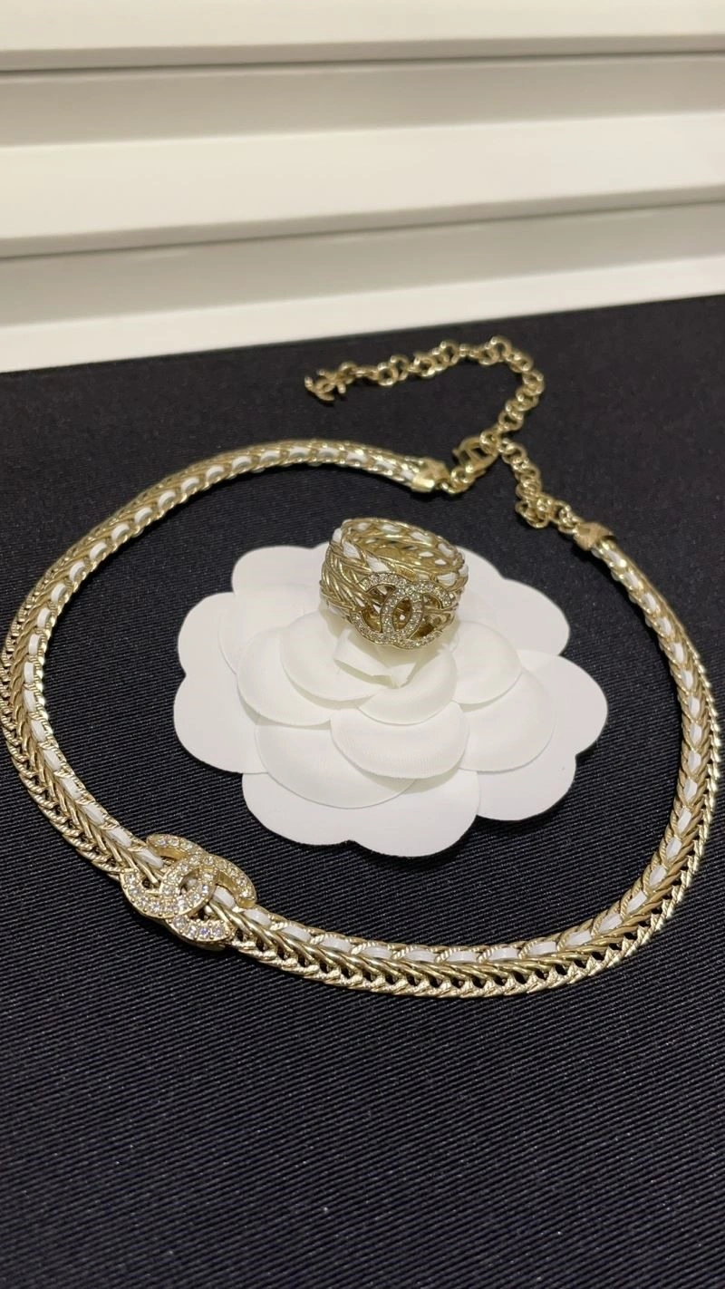 Accurate model Chanel Necklaces