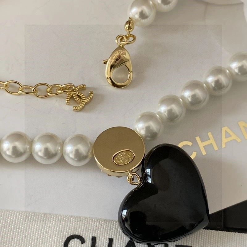 Top mirror Chanel Necklaces