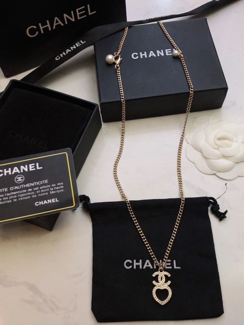 Cut-rate Chanel Necklaces