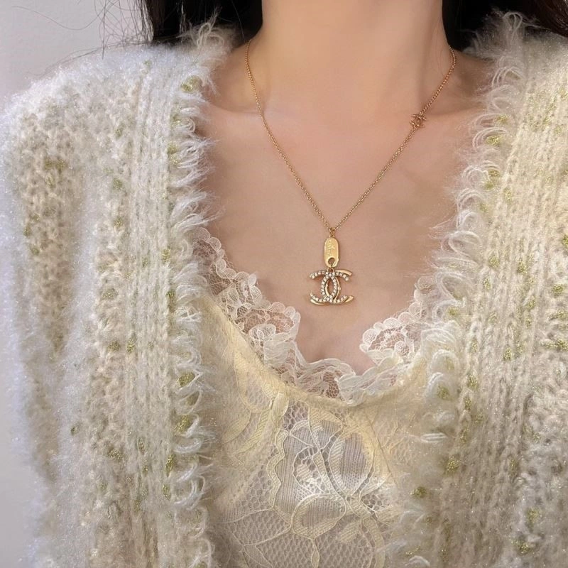 Accurate model Chanel Necklaces